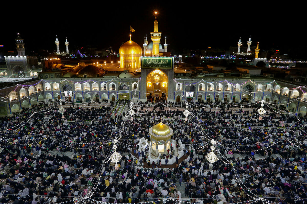 قدس آنلاین گزارش تصویری I مراسم تحویل سال ۱۴۰۲ در حرم مطهر رضوی